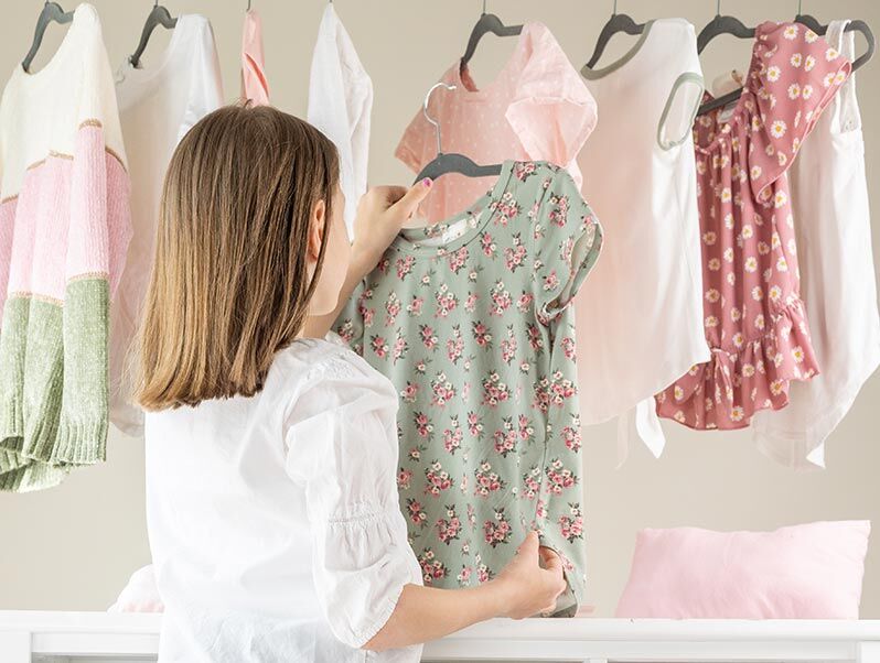 Capsule Wardrobe for Girls {An Easy Guide to Style on a Budget ...